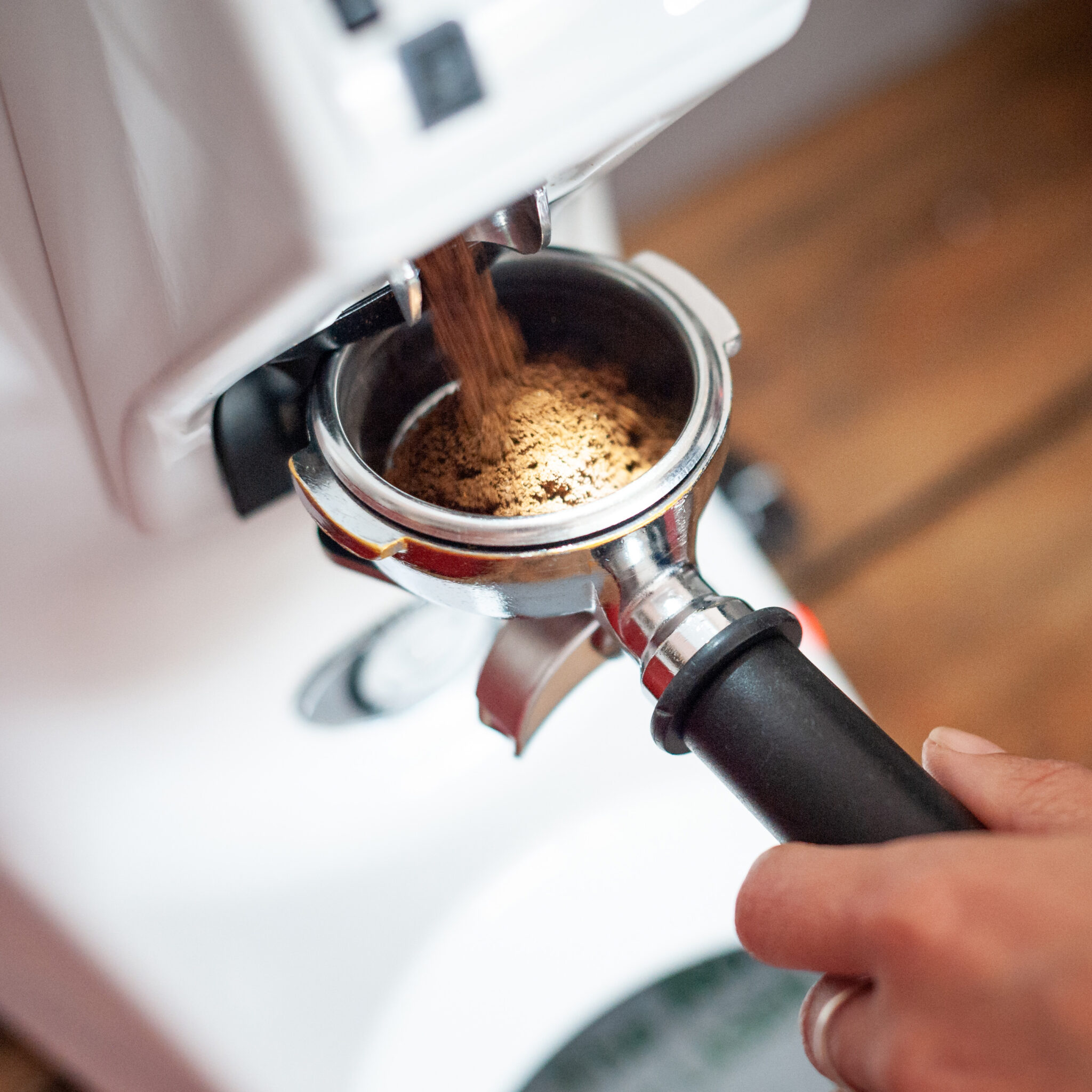 Should you spray coffee beans before grinding? - Two Chimps Coffee